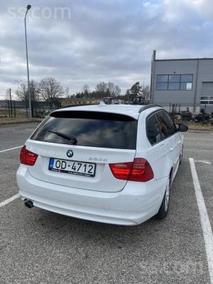 White BMW 320 2012 in Valmiera, with an engine capacity of 2.00 L and mileage of 334 thousand km for 5550 €, photo 4 on AUTOMOTO.COM.LV