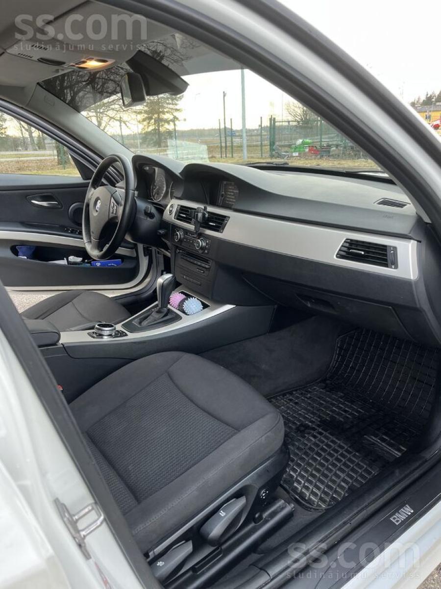 White BMW 320 2012 in Valmiera, with an engine capacity of 2.00 L and mileage of 334 thousand km for 5550 €, photo 7 on AUTOMOTO.COM.LV