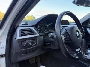 White BMW 320 2012 in Vilnius, with an engine capacity of 2.00 L and mileage of 287 thousand km for 6200 €, photo 9 on AUTOMOTO.COM.LV