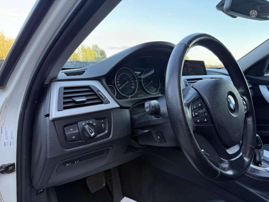 White BMW 320 2012 in Vilnius, with an engine capacity of 2.00 L and mileage of 287 thousand km for 6200 €, photo 9 on AUTOMOTO.COM.LV