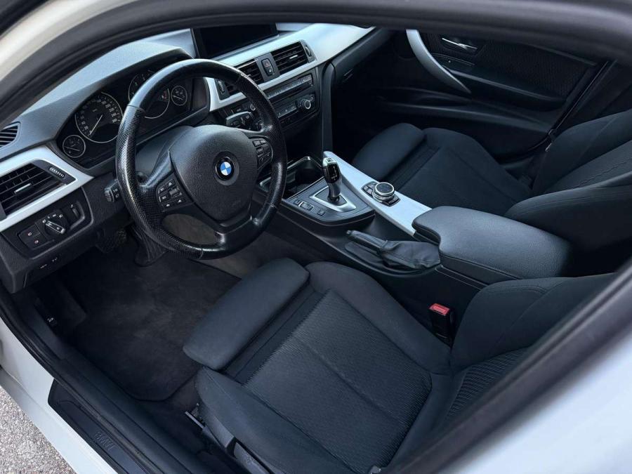 Balts BMW 320 2012 Viļņa, ar dzinēja tilpumu 2.00 L un nobraukumu 299 tūkst. km par 6850 €, foto 8 vietnē AUTOMOTO.COM.LV