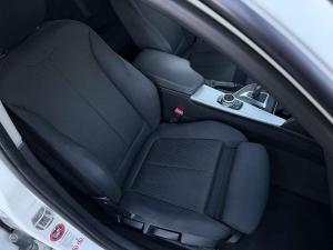 Balts BMW 320 2012 Viļņa, ar dzinēja tilpumu 2.00 L un nobraukumu 299 tūkst. km par 6850 €, foto 18 vietnē AUTOMOTO.COM.LV