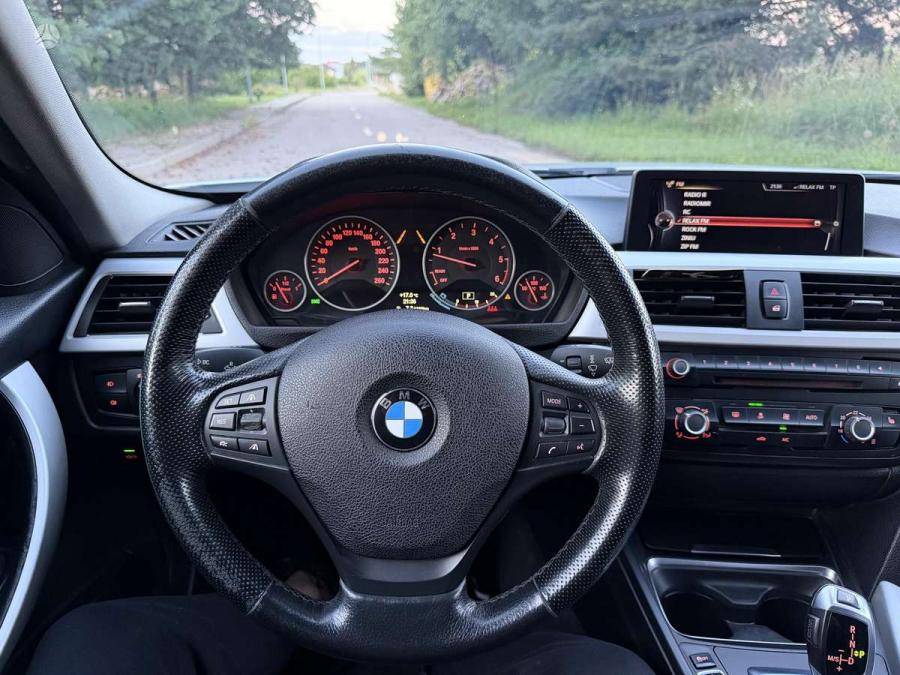 Balts BMW 320 2012 Viļņa, ar dzinēja tilpumu 2.00 L un nobraukumu 299 tūkst. km par 6850 €, foto 19 vietnē AUTOMOTO.COM.LV