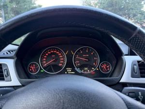 Balts BMW 320 2012 Viļņa, ar dzinēja tilpumu 2.00 L un nobraukumu 299 tūkst. km par 6850 €, foto 20 vietnē AUTOMOTO.COM.LV