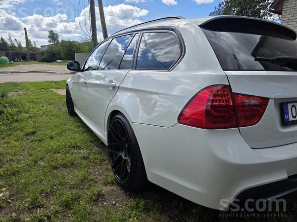 Balts BMW 320 2012 Tukums, ar dzinēja tilpumu 2.00 L un nobraukumu 293 tūkst. km par 6850 €, foto 4 vietnē AUTOMOTO.COM.LV