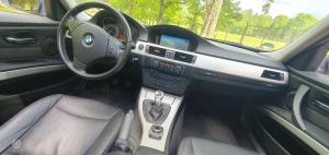 White BMW 320 2012 in Vilnius, with an engine capacity of 2.00 L and mileage of 233 thousand km for 8399 €, photo 12 on AUTOMOTO.COM.LV