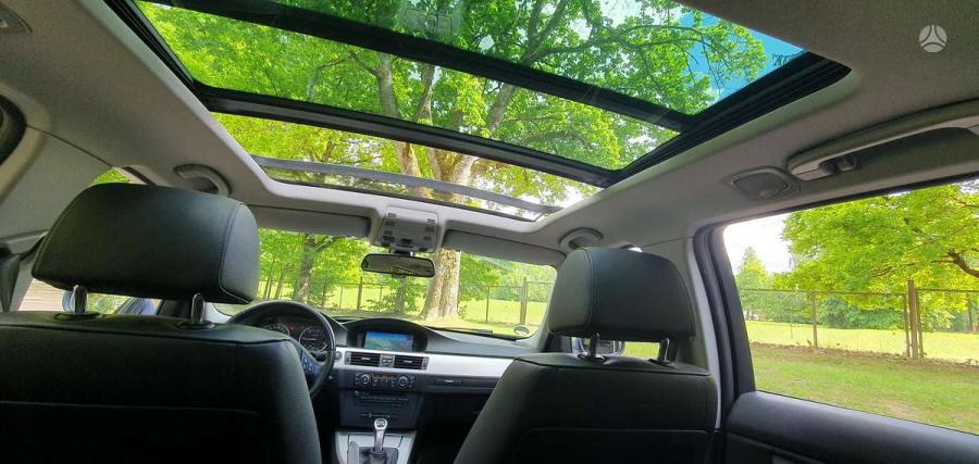 White BMW 320 2012 in Vilnius, with an engine capacity of 2.00 L and mileage of 233 thousand km for 8399 €, photo 14 on AUTOMOTO.COM.LV