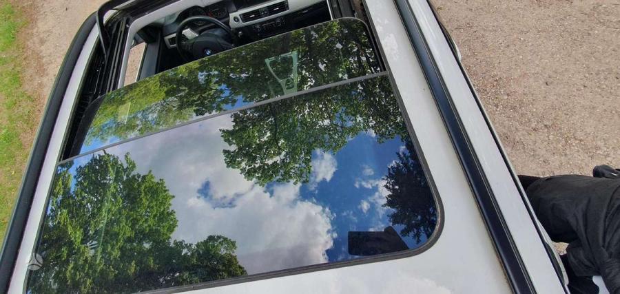 White BMW 320 2012 in Vilnius, with an engine capacity of 2.00 L and mileage of 233 thousand km for 8399 €, photo 26 on AUTOMOTO.COM.LV