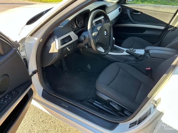 Balts BMW 320 2012 Marijampole, ar dzinēja tilpumu 2.00 L un nobraukumu 256 tūkst. km par 3499 €, foto 10 vietnē AUTOMOTO.COM.LV