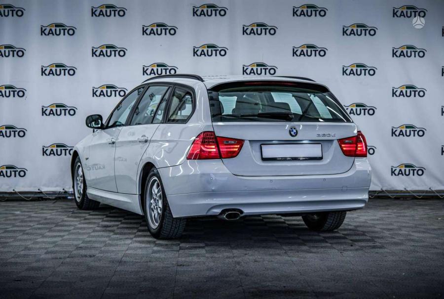 White BMW 320 2012 in Kaunas, with an engine capacity of 2.00 L and mileage of 307 thousand km for 5490 €, photo 5 on AUTOMOTO.COM.LV