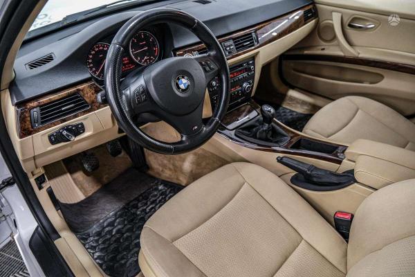 White BMW 320 2012 in Kaunas, with an engine capacity of 2.00 L and mileage of 307 thousand km for 5490 €, photo 7 on AUTOMOTO.COM.LV