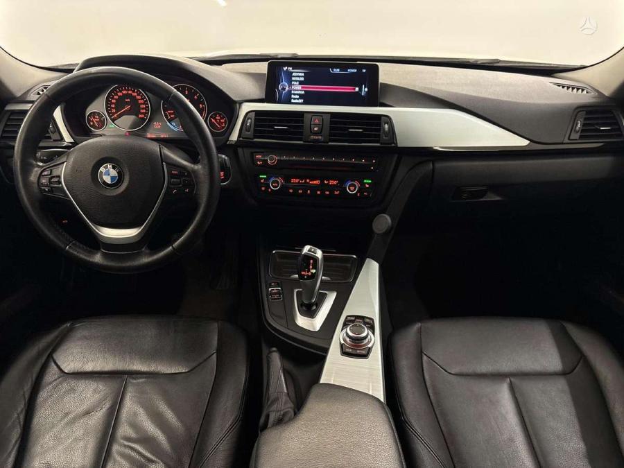 White BMW 320 2013 in Marijampole, with an engine capacity of 2.00 L and mileage of 324 thousand km for 8450 €, photo 4 on AUTOMOTO.COM.LV