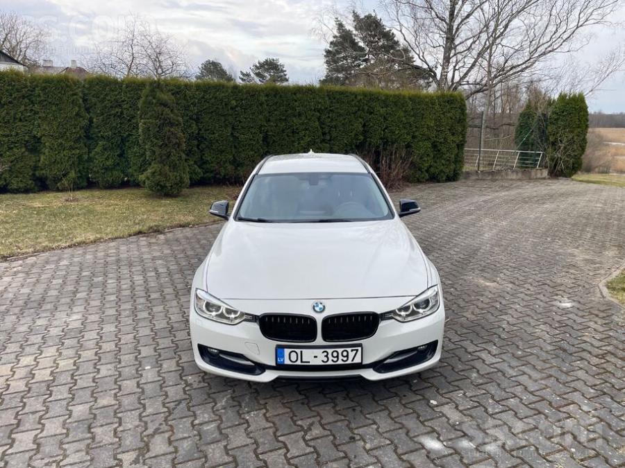 White BMW 320 2013 in Riga, with an engine capacity of 2.00 L and mileage of 240 thousand km for 9300 €, photo 4 on AUTOMOTO.COM.LV