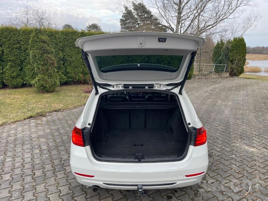 White BMW 320 2013 in Riga, with an engine capacity of 2.00 L and mileage of 240 thousand km for 9300 €, photo 7 on AUTOMOTO.COM.LV