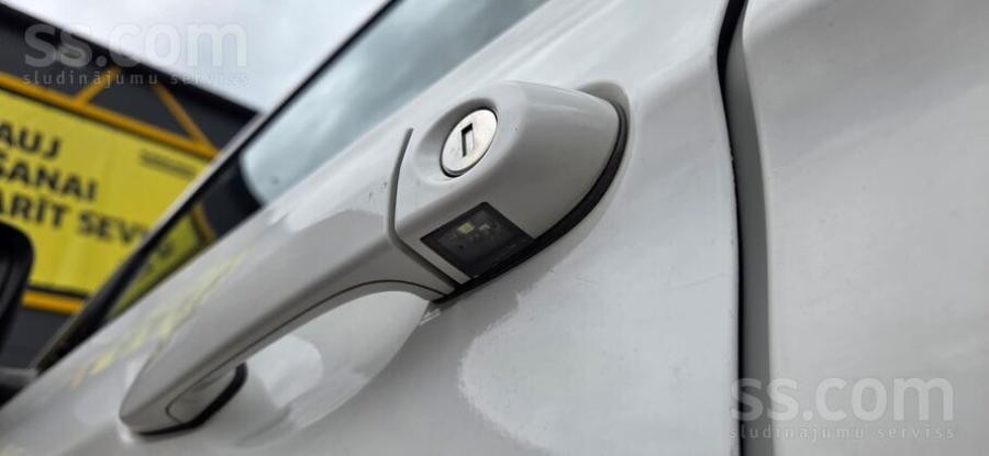 Balts BMW 320 2013 Dobele, ar dzinēja tilpumu 2.00 L un nobraukumu 242 tūkst. km par 7300 €, foto 13 vietnē AUTOMOTO.COM.LV
