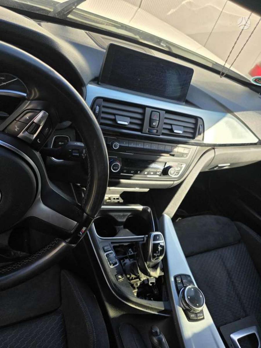 White BMW 320 2013 in Rokiskis, with an engine capacity of 2.00 L and mileage of 319 thousand km for 4150 €, photo 28 on AUTOMOTO.COM.LV