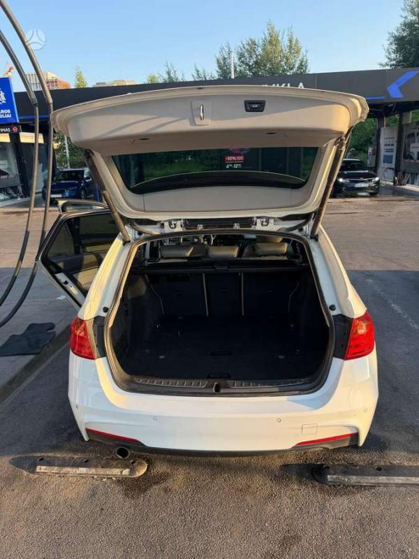 White BMW 320 2013 in Vilnius, with an engine capacity of 2.00 L and mileage of 280 thousand km for 5000 €, photo 9 on AUTOMOTO.COM.LV