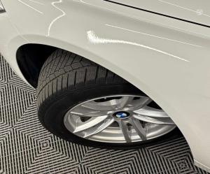 White BMW 320 2013 in Marijampole, with an engine capacity of 2.00 L and mileage of 287 thousand km for 9999 €, photo 25 on AUTOMOTO.COM.LV