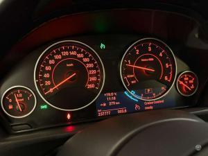 White BMW 320 2013 in Marijampole, with an engine capacity of 2.00 L and mileage of 238 thousand km for 10750 €, photo 4 on AUTOMOTO.COM.LV
