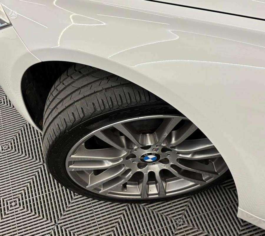 White BMW 320 2013 in Marijampole, with an engine capacity of 2.00 L and mileage of 238 thousand km for 10750 €, photo 20 on AUTOMOTO.COM.LV