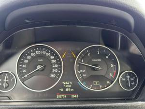 White BMW 320 2013 in Vilnius, with an engine capacity of 2.00 L and mileage of 256 thousand km for 10250 €, photo 14 on AUTOMOTO.COM.LV