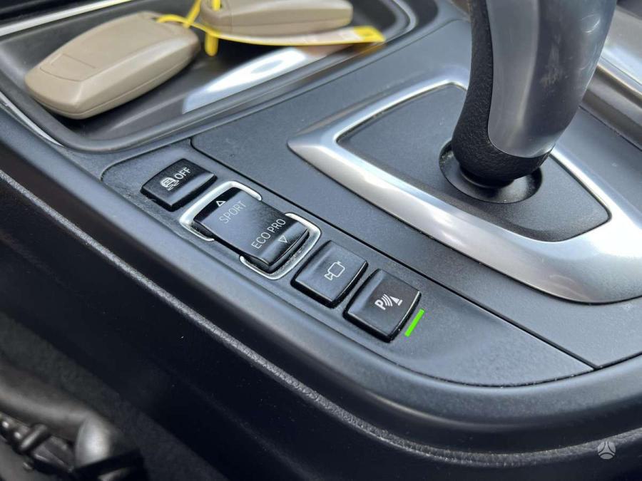 Balts BMW 320 2013 Kauņa, ar dzinēja tilpumu 2.00 L un nobraukumu 247 tūkst. km par 7850 €, foto 24 vietnē AUTOMOTO.COM.LV