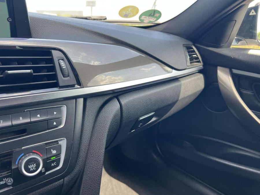 Balts BMW 320 2013 Kauņa, ar dzinēja tilpumu 2.00 L un nobraukumu 247 tūkst. km par 7850 €, foto 28 vietnē AUTOMOTO.COM.LV