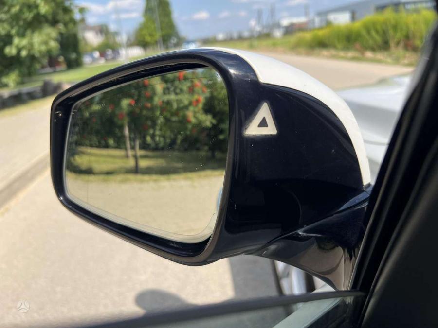 Balts BMW 320 2013 Kauņa, ar dzinēja tilpumu 2.00 L un nobraukumu 247 tūkst. km par 7850 €, foto 31 vietnē AUTOMOTO.COM.LV