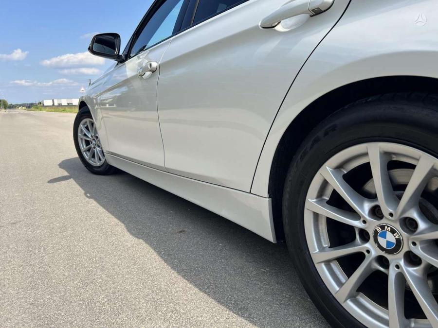 Balts BMW 320 2013 Kauņa, ar dzinēja tilpumu 2.00 L un nobraukumu 247 tūkst. km par 7850 €, foto 43 vietnē AUTOMOTO.COM.LV