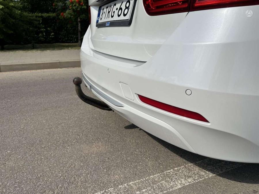 Balts BMW 320 2013 Kauņa, ar dzinēja tilpumu 2.00 L un nobraukumu 247 tūkst. km par 7850 €, foto 44 vietnē AUTOMOTO.COM.LV