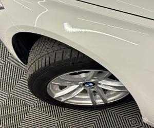 White BMW 320 2013 in Marijampole, with an engine capacity of 2.00 L and mileage of 287 thousand km for 9450 €, photo 23 on AUTOMOTO.COM.LV