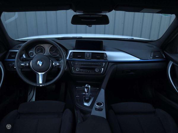 White BMW 320 2013 in Kaunas, with an engine capacity of 2.00 L and mileage of 300 thousand km for 9500 €, photo 3 on AUTOMOTO.COM.LV