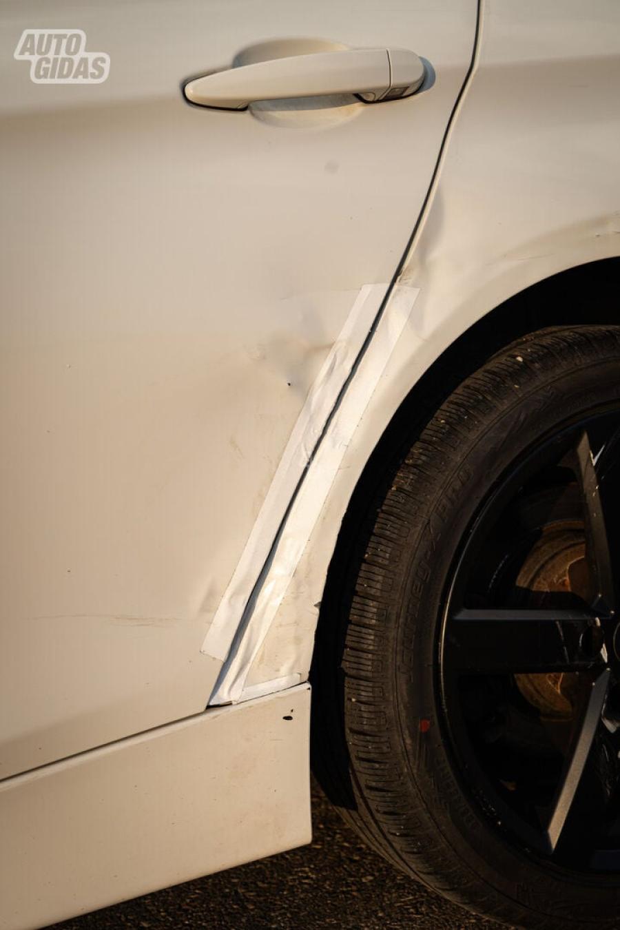 White BMW 320 2013 in Panevezys, with an engine capacity of 2.00 L and mileage of 343 thousand km for 6600 €, photo 11 on AUTOMOTO.COM.LV