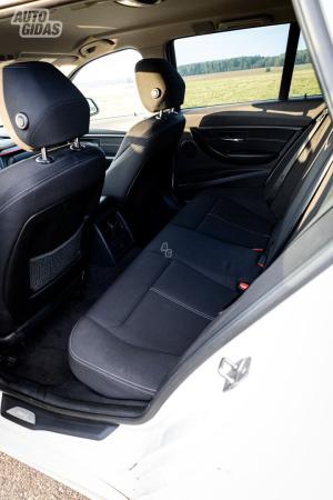 White BMW 320 2013 in Panevezys, with an engine capacity of 2.00 L and mileage of 343 thousand km for 6600 €, photo 28 on AUTOMOTO.COM.LV