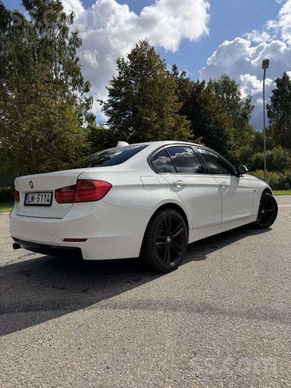 White BMW 320 2013 in Riga, with an engine capacity of 2.00 L and mileage of 155 thousand km for 9500 €, photo 3 on AUTOMOTO.COM.LV