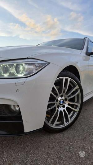 White BMW 320 2013 in Siauliai, with an engine capacity of 2.00 L and mileage of 305 thousand km for 7300 €, photo 3 on AUTOMOTO.COM.LV