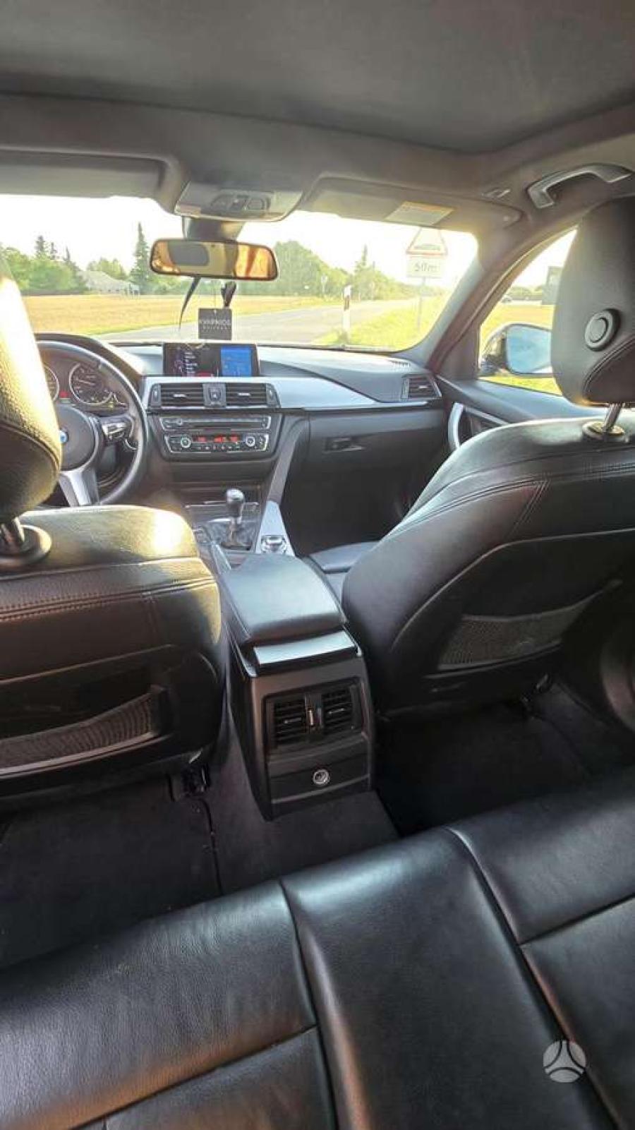 White BMW 320 2013 in Siauliai, with an engine capacity of 2.00 L and mileage of 305 thousand km for 7300 €, photo 14 on AUTOMOTO.COM.LV