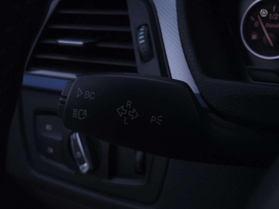 Balts BMW 320 2013 Kauņa, ar dzinēja tilpumu 2.00 L un nobraukumu 300 tūkst. km par 9500 €, foto 24 vietnē AUTOMOTO.COM.LV