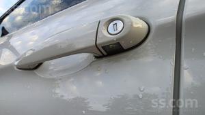 White BMW 320 2013 in Riga, with an engine capacity of 2.00 L and mileage of 273 thousand km for 8950 €, photo 13 on AUTOMOTO.COM.LV