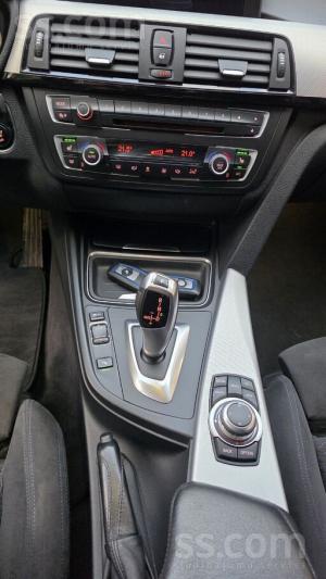 White BMW 320 2013 in Riga, with an engine capacity of 2.00 L and mileage of 273 thousand km for 8950 €, photo 21 on AUTOMOTO.COM.LV