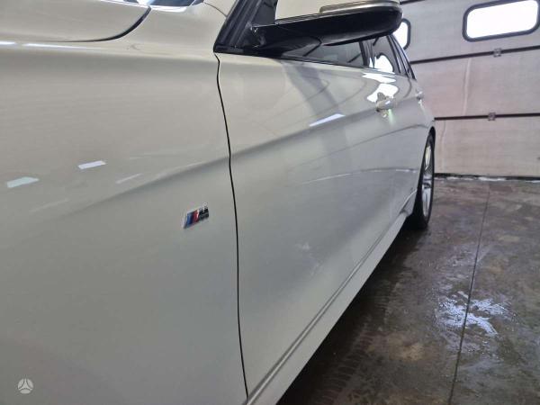 White BMW 320 2014 in Raseiniai, with an engine capacity of 2.00 L and mileage of 237 thousand km for 8990 €, photo 8 on AUTOMOTO.COM.LV