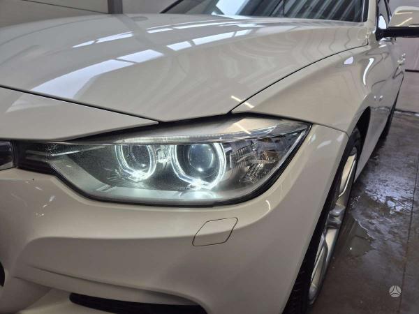White BMW 320 2014 in Raseiniai, with an engine capacity of 2.00 L and mileage of 237 thousand km for 8990 €, photo 10 on AUTOMOTO.COM.LV
