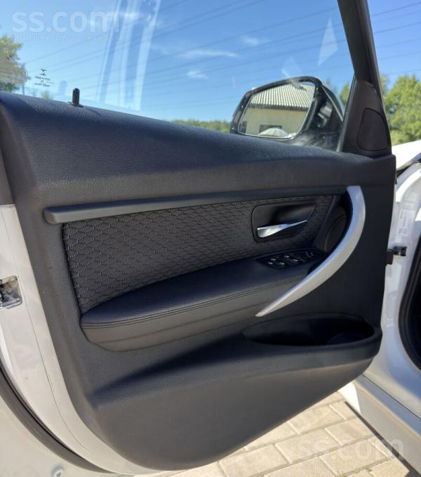 White BMW 320 2014 in Liepaja, with an engine capacity of 2.00 L and mileage of 319 thousand km for 9900 €, photo 8 on AUTOMOTO.COM.LV