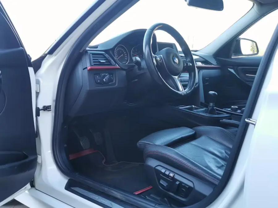 Balts BMW 320 2014 Kuldīga, ar dzinēja tilpumu 2.00 L un nobraukumu 288 tūkst. km par 8700 €, foto 10 vietnē AUTOMOTO.COM.LV