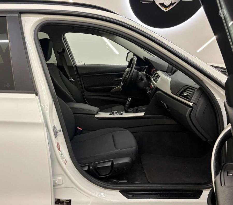 White BMW 320 2014 in Marijampole, with an engine capacity of 2.00 L and mileage of 277 thousand km for 8999 €, photo 10 on AUTOMOTO.COM.LV