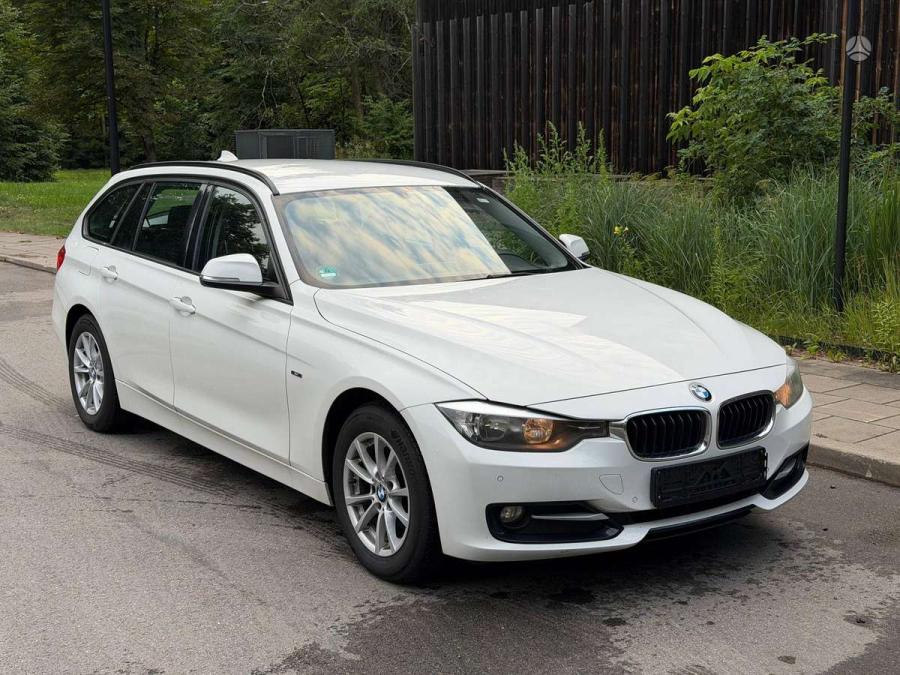 White BMW 320 2014 in Vilnius, with an engine capacity of 2.00 L and mileage of 270 thousand km for 5990 €, photo 11 on AUTOMOTO.COM.LV