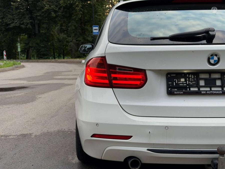 White BMW 320 2014 in Vilnius, with an engine capacity of 2.00 L and mileage of 270 thousand km for 5990 €, photo 15 on AUTOMOTO.COM.LV