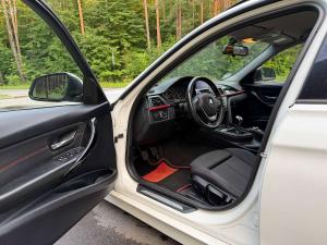 White BMW 320 2014 in Vilnius, with an engine capacity of 2.00 L and mileage of 270 thousand km for 5990 €, photo 22 on AUTOMOTO.COM.LV
