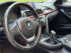 White BMW 320 2014 in Vilnius, with an engine capacity of 2.00 L and mileage of 270 thousand km for 5990 €, photo 23 on AUTOMOTO.COM.LV