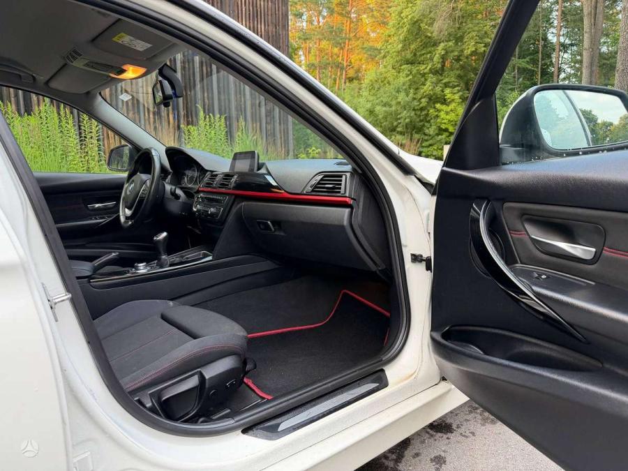 White BMW 320 2014 in Vilnius, with an engine capacity of 2.00 L and mileage of 270 thousand km for 5990 €, photo 24 on AUTOMOTO.COM.LV